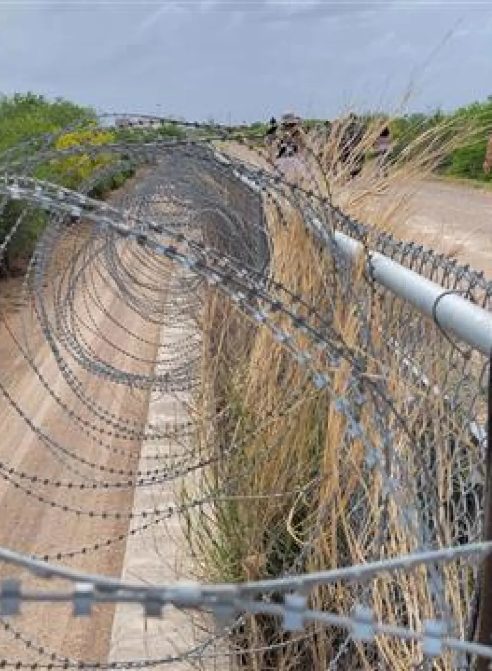 Dile al Congreso: Deja de financiar las redadas de inmigración ...